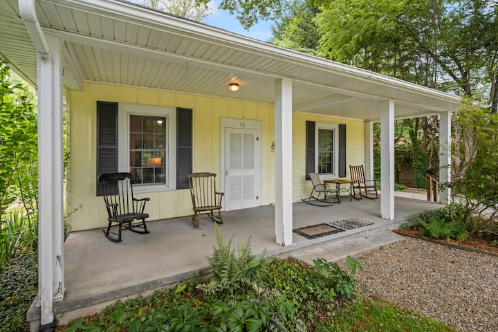 Walk To Brevard | Fenced Yard + Relaxing Porch - Brevard, NC