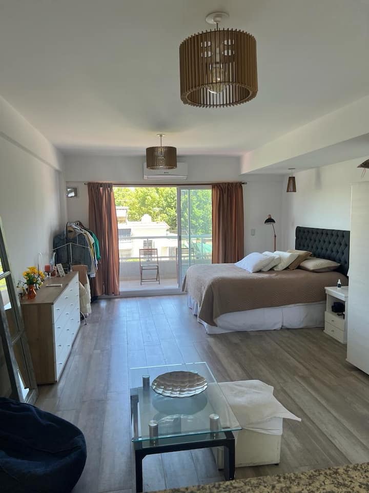 Departamento Con Balcón Y Patio - Buenos Aires