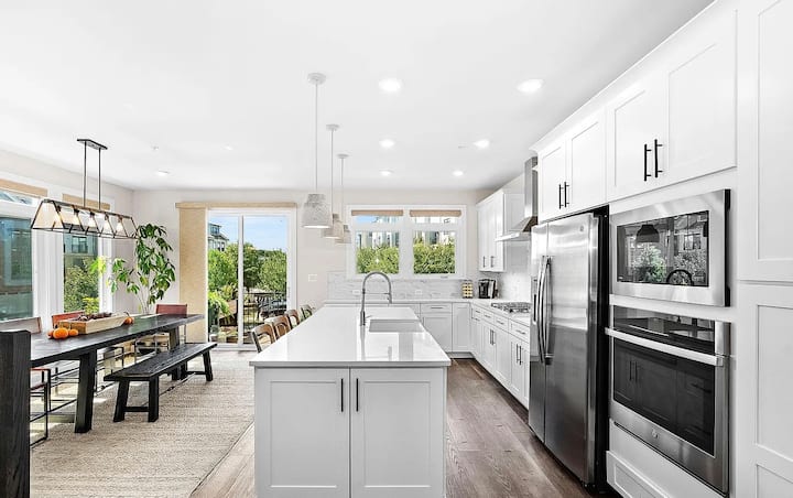 Elegant Leesburg Retreat | 4br Wineries & Weddings - Leesburg, VA