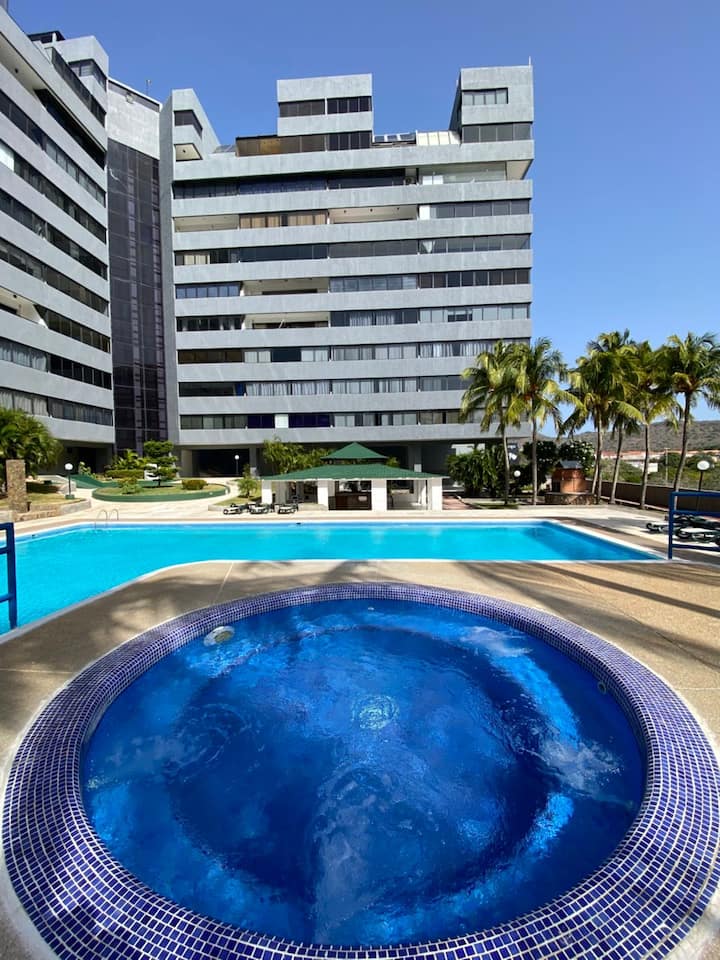 Ubicación Premium: Playa + Downtown Pampatar. - Venezuela