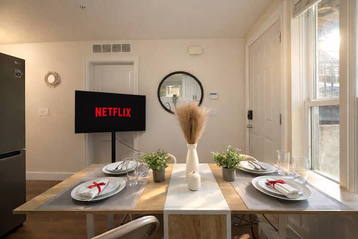 *New* Cozy Stay In Renfrew Heights | Molly Park - Burnaby