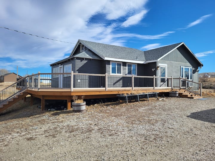 Country Charm Farmhouse - Cody, WY