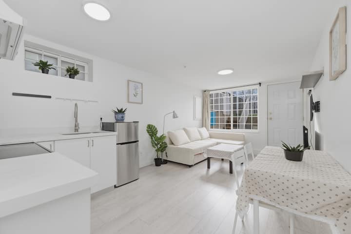 Central Van 1bedroom Suite - Burnaby