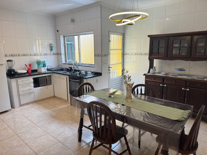 Casa Centro-atibaia |Cama King| 7 Pessoas - Atibaia