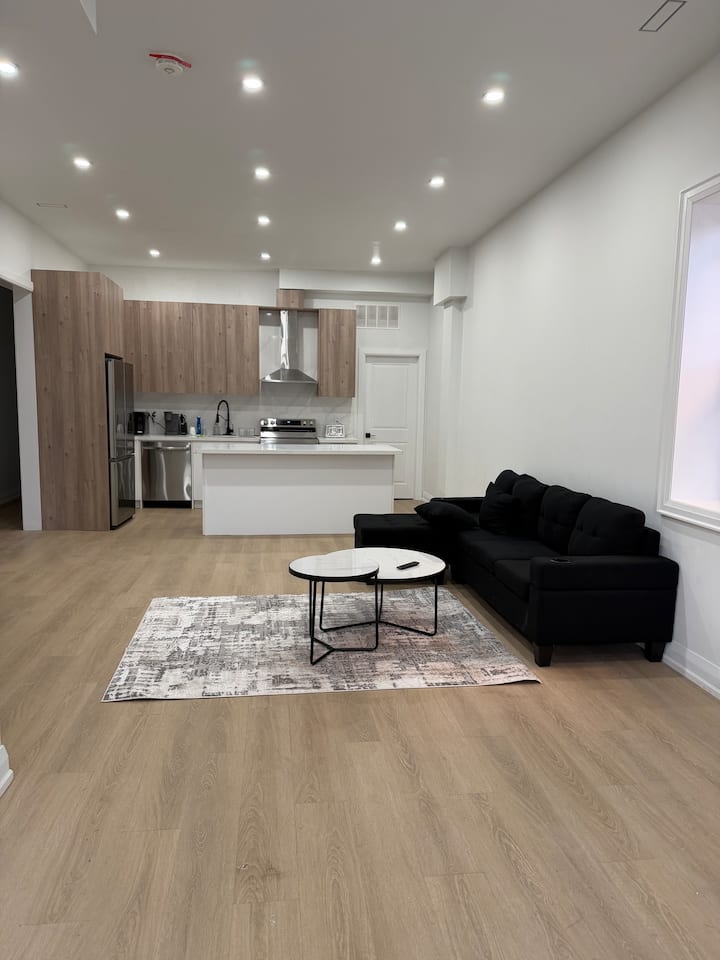 Brand New Modern Stay! - 哈密爾頓