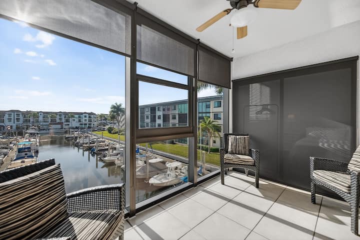 Dockside Days & Downtown Nights Old Naples Retreat - Naples, FL