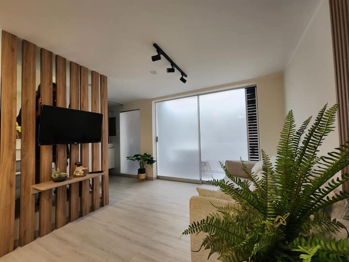 Best Location In Miraflores | Near Kennedy Park - Perú