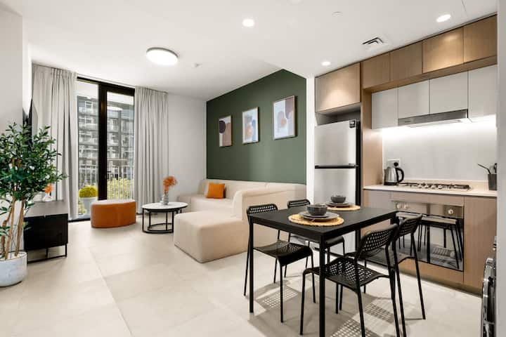 Elegant 1br Balcony | Boulevard Aljada Avenue View - Sharjah