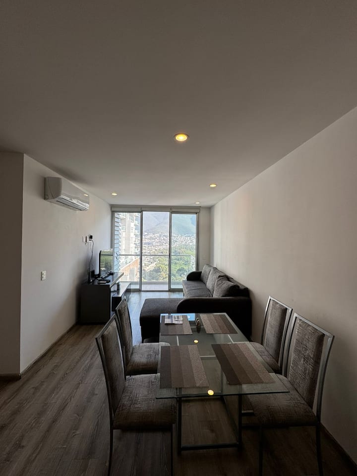 Hermoso Departamento Con Excelente Vista En Balcón - Guadalupe, Mexico