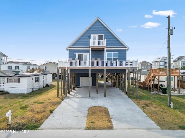 Spacious 5br/3ba Beach Retreat - Surf City, NC