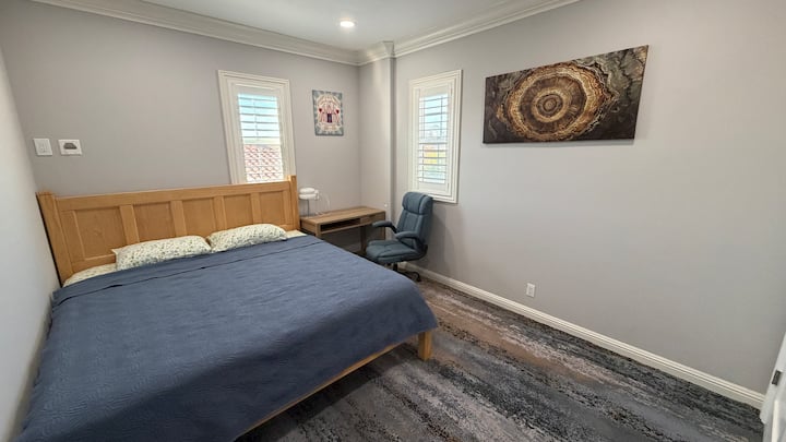 洛杉矶橙县森林湖温馨小屋、共享宽敞客厅、厨房、豪华泳池和按摩浴缸、靠近各大商超、适合家庭长租 - Lake Forest, CA