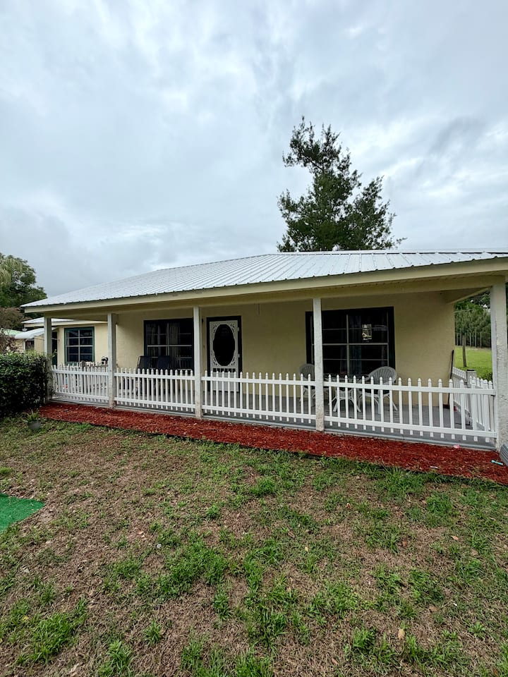 Private Guesthouse With Pool - No Cleaning Fee - DeLand, FL