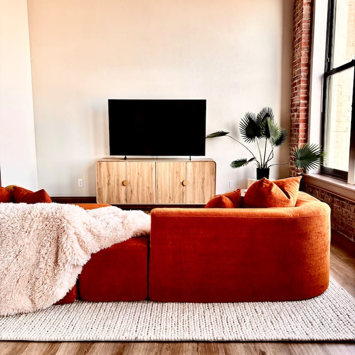 Cozy And Bright Loft In The Heart Of Kansas City - Kansas City, MO
