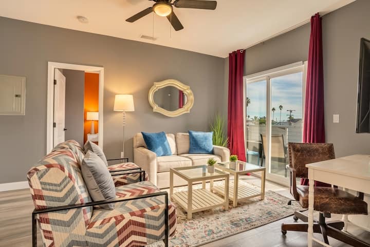 Stylish 2-bedroom W/2 Balconies In Walkable Area - Tierrasanta - San Diego