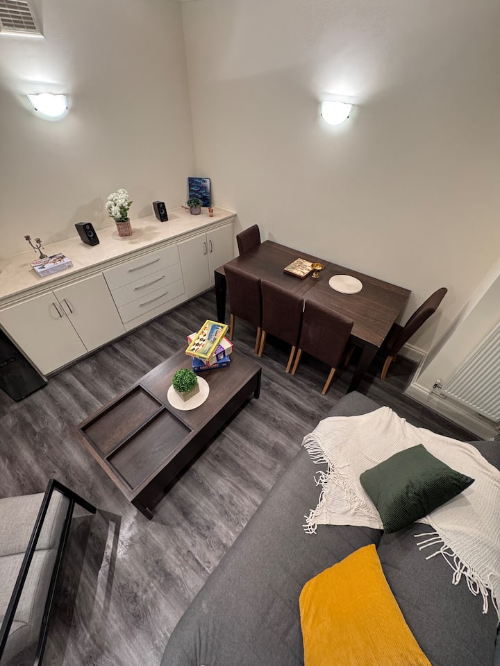 Hyde Park Two Bedroom Hidden Gem - London Paddington Station