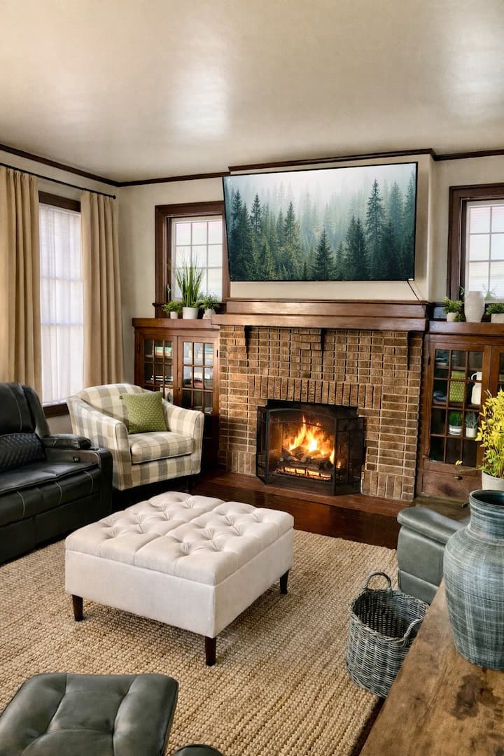 Bear-themed Historic Luxury Lodge 1 Block From Ssu - South Shore, KY