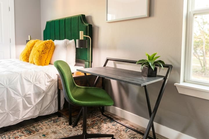 Chic Studio – Steps To Dining, Wi-fi & A/c - Tierrasanta - San Diego