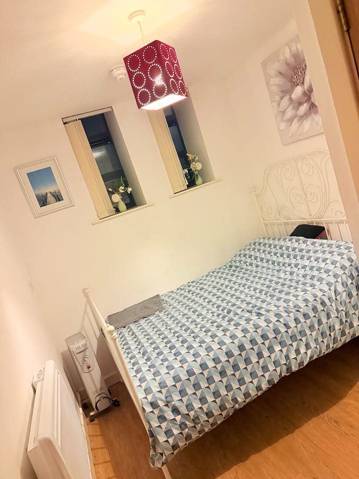 Quick Stop Double Bed Flat - Bradford City Center - Bradford, United Kingdom