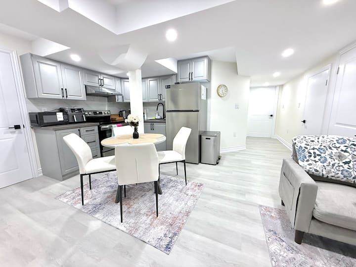 Modern 2br Private Suite • Self Check-in • Parking - Woodstock