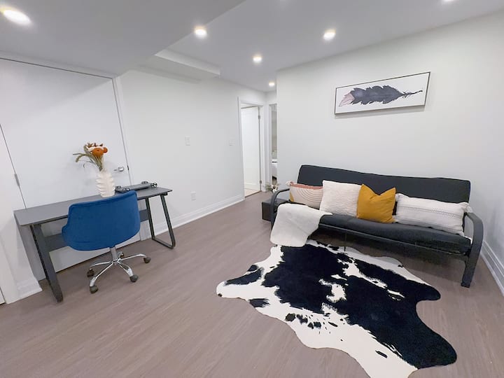 Pickering Cozy 2 Bedroom Bm Unit With Kitchen - Pickering