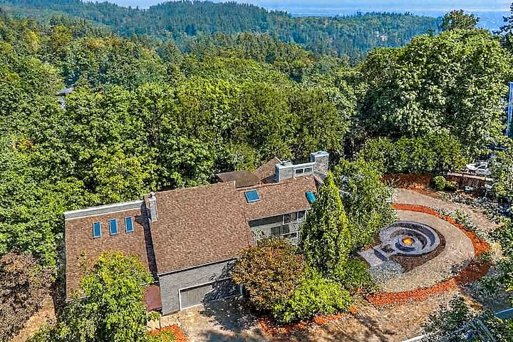 Portland Tree House| Yoga Haven - ポートランド, OR