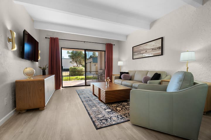 Chic Condo - Resort Pool Access & Prime Location! - Paradise Valley, AZ