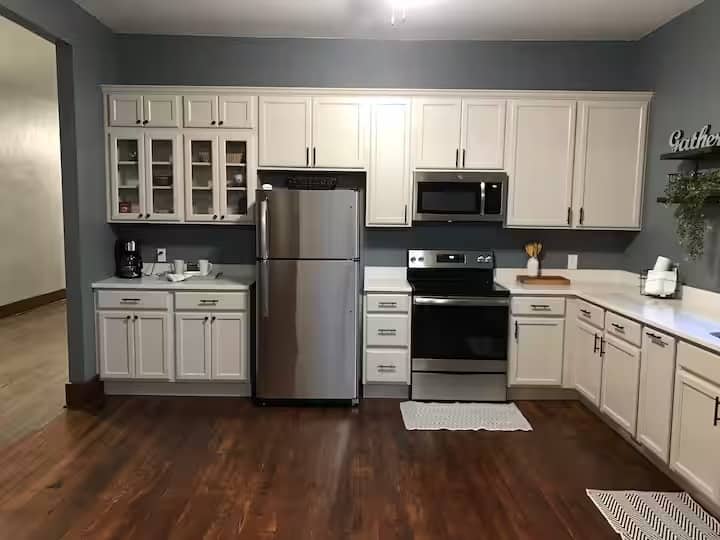 Atop The Shop Ii | Spacious Downtown Loft - Wolf Creek State Park, Windsor