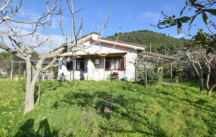 2 Bedroom Cozy Home In Punta Licosa - Castellabate