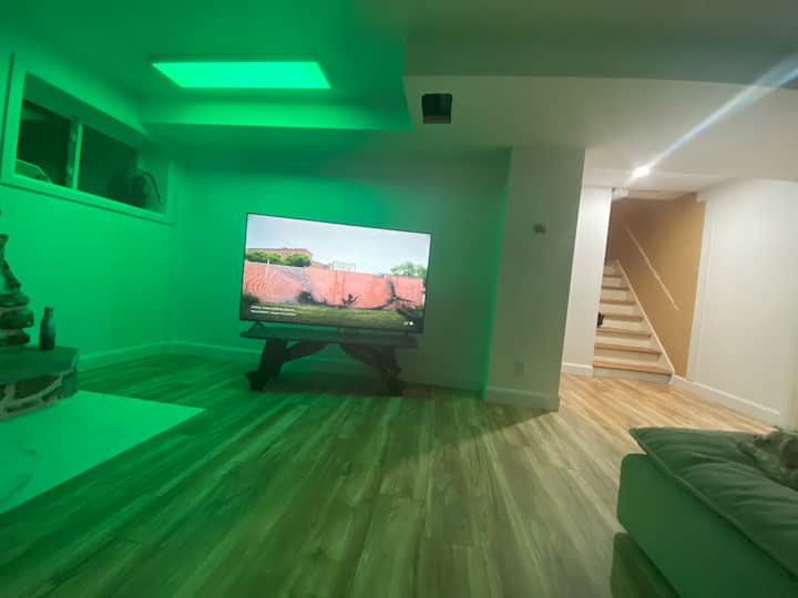 Maison Avec Piscine Dans Un Cartier Paisible - Montréal, QC