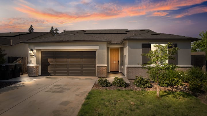 Visalia Modern Home W/ Patio + Fire Pit | Sequoia - Visalia, CA