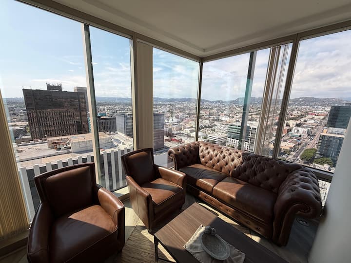 K-town Foodie Retreat | Sleek & Modern 2br/2ba Hub - Los Angeles, CA