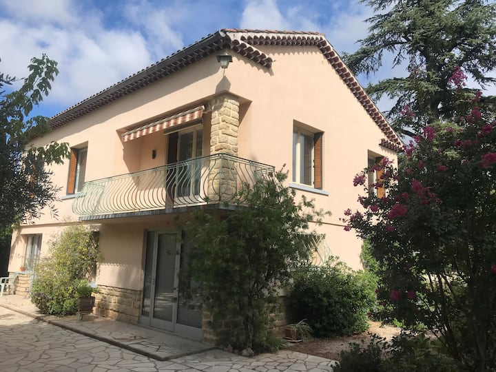 Appartement Dans Villa - Bagnols-sur-Cèze