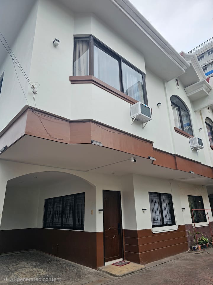 Mi Casa Guadalupe | Spacious 4br Home (8-15 Pax) - Cebu