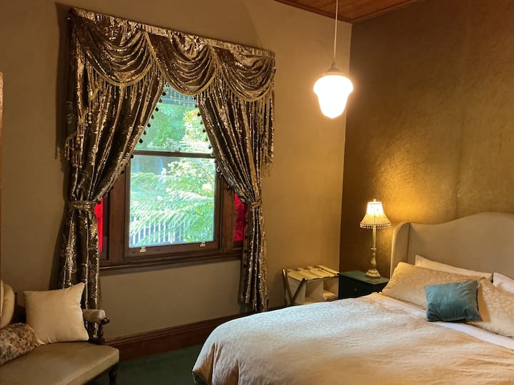 Bromwich Guest House, Queen En-suite, 250m To Town - Greendale