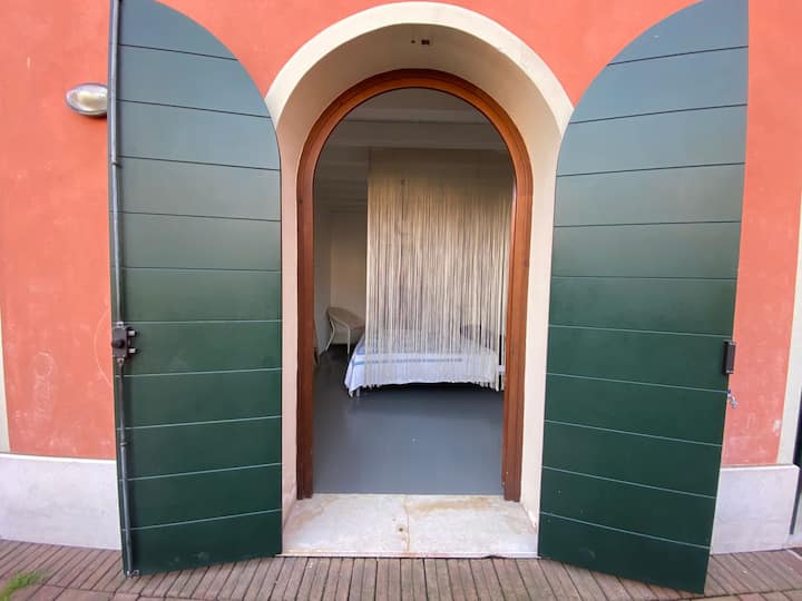 Riverside Private Room | Independent Entrance - Treviso