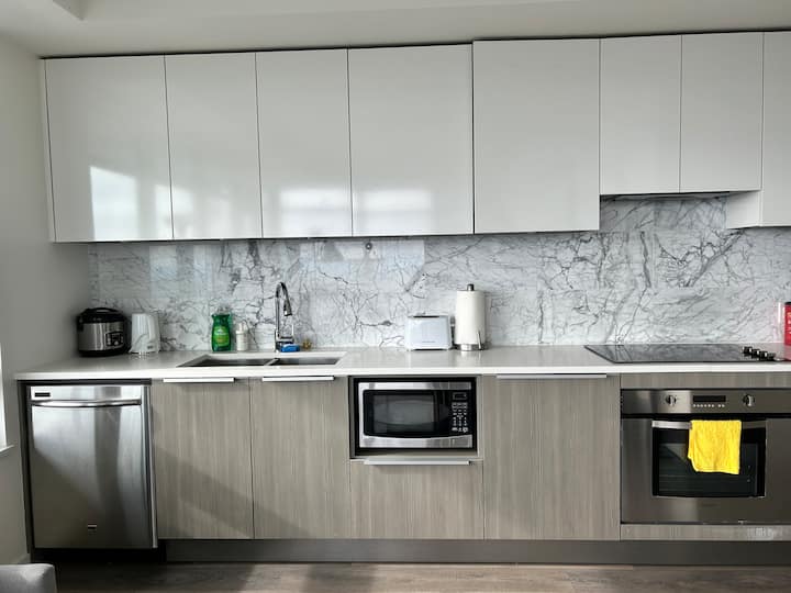 Luxury Condo 
Two Bed Condo Metrotown Burnaby - Burnaby