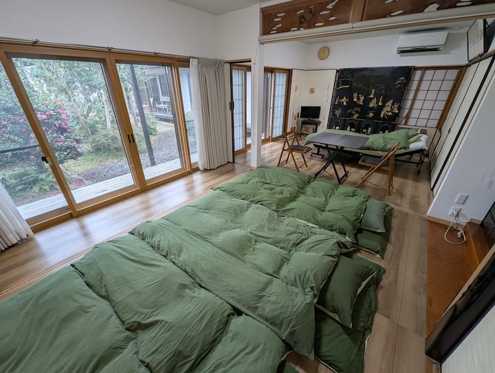 別館はなれ(定員9)古民家改装［ゲストハウスきーず］洋室18畳&ピアノ室／bbq可／本館併せ25名可 - 西尾市