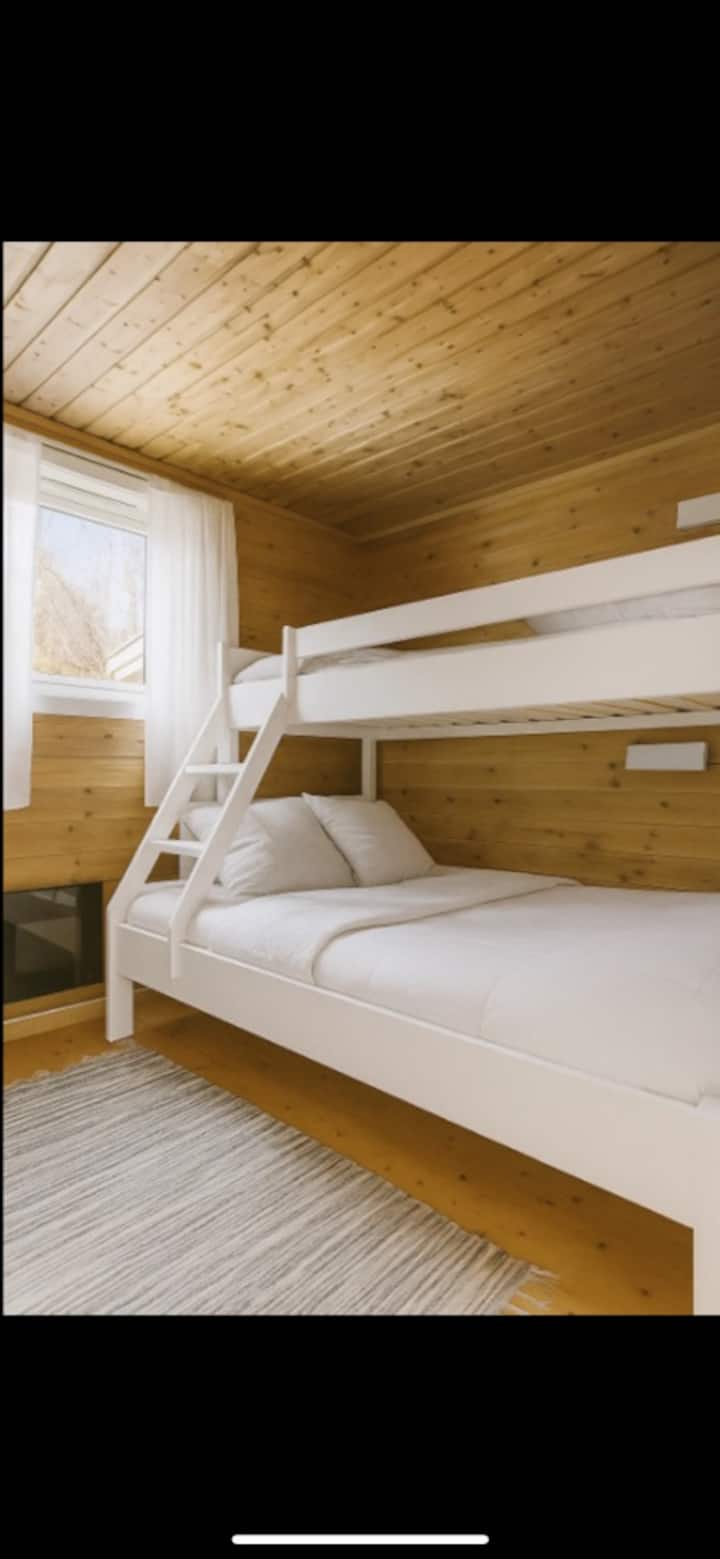 Hytte Ved Fjorden Med 2 Soverom Og Anneks - Norway