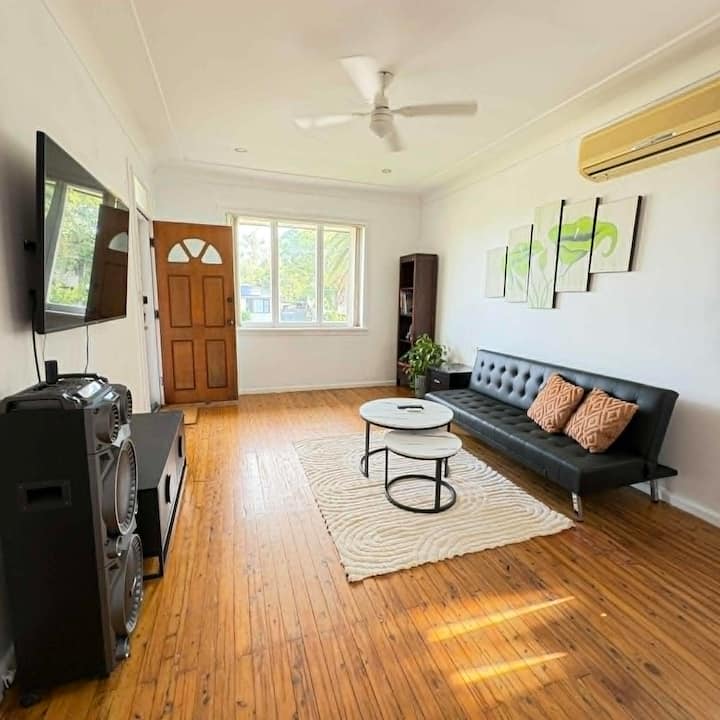 Spacious 3br Family Home-parking- Near Liverpool - Liverpool