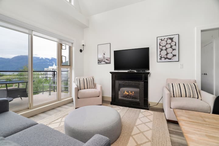 4br Rooftop Penthouse In Harrison Village - Harrison Hot Springs