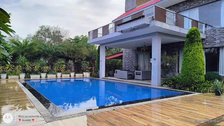 Pinewood Retreat Farm | Private Pool & Rain Dance - Manesar