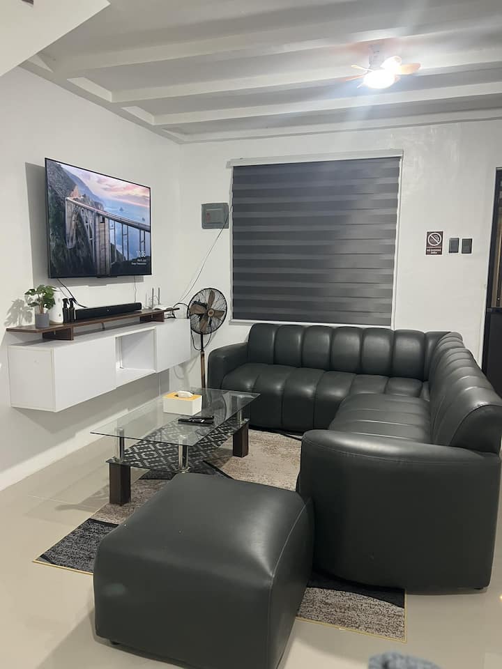 Casa Amanda: Cozy Stay For Comfort And Relaxation - Abucay
