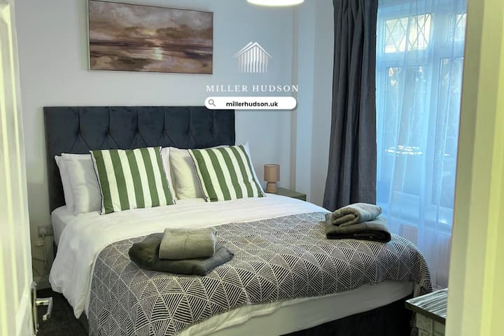 Long Stays Discount! Free Parking Close To Gatwick - Crawley