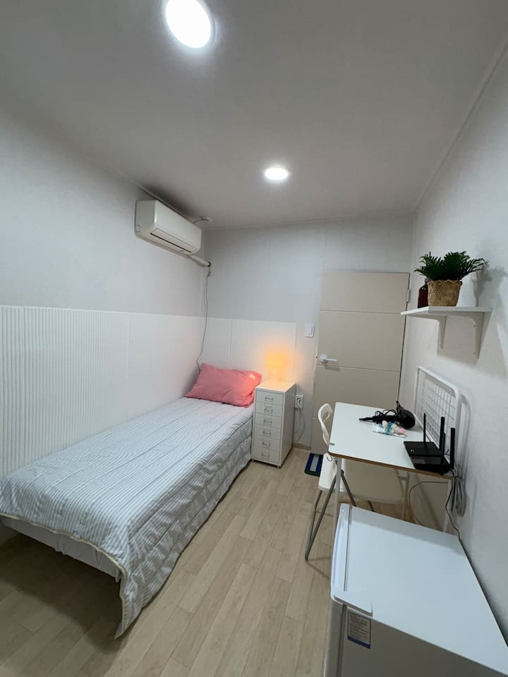 Cheoeum House Bucheon, Room 302 - 상동