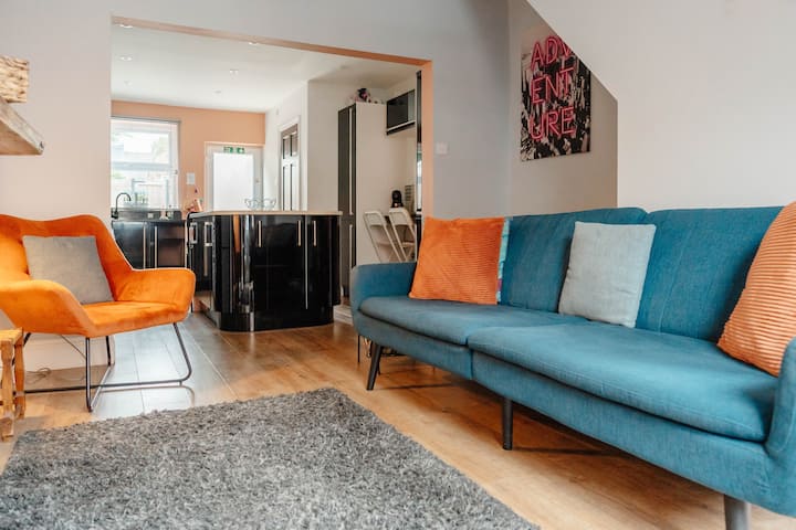 Victorian Terrace Close To City-free Parking - York