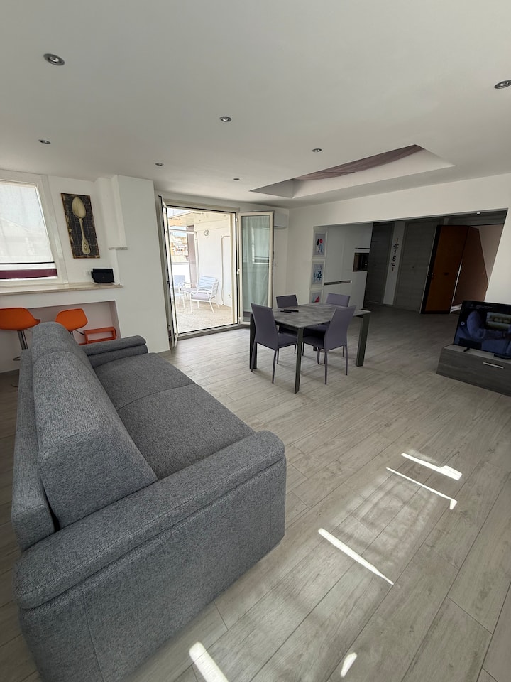 Luxury Rooftop Rome – Near Metro A & The Vatican - 