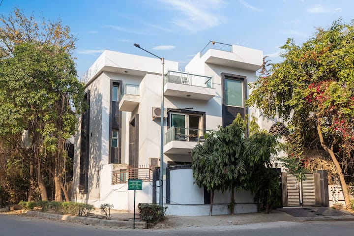 Shepherds Home 7bhk | Gurgaon Ncr | Delhi - Gurugram