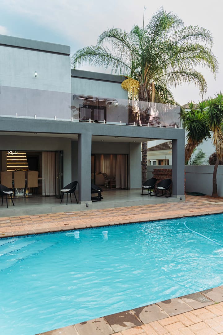 Tlou Luxe | 4-bedroom En-suite Luxury Home - Gaborone