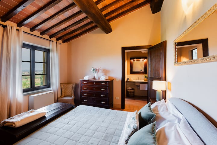 Fortezza Di Pozzo 1, Deluxe Apartment With View - Pontedera