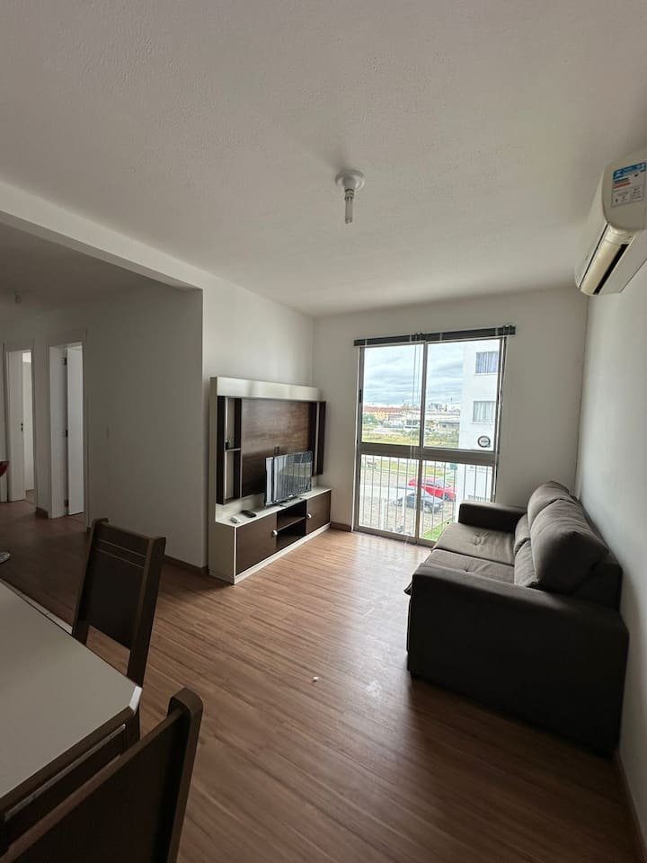 Home Office Central: Wi-fi, Garagem E Portaria 24h - Pelotas